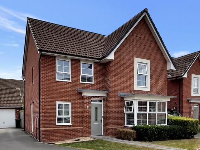 4 bedroom detached house for sale