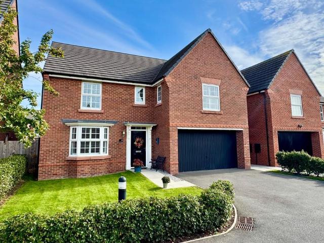 4 bedroom detached house for sale