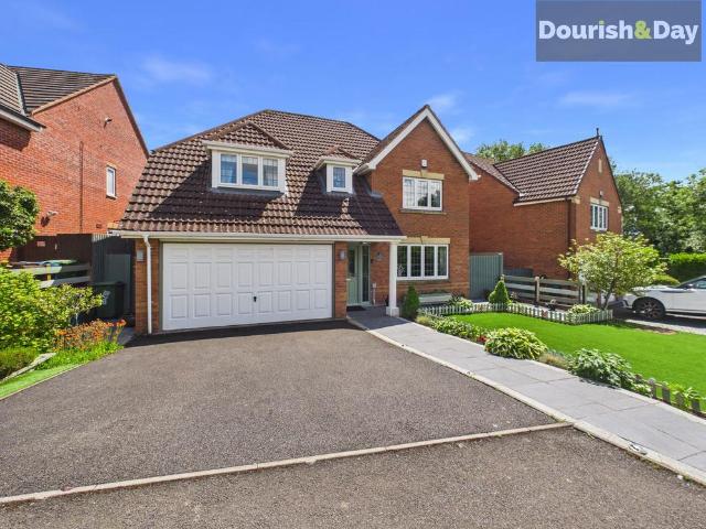 4 bedroom detached house for sale