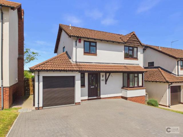4 bedroom detached house for sale