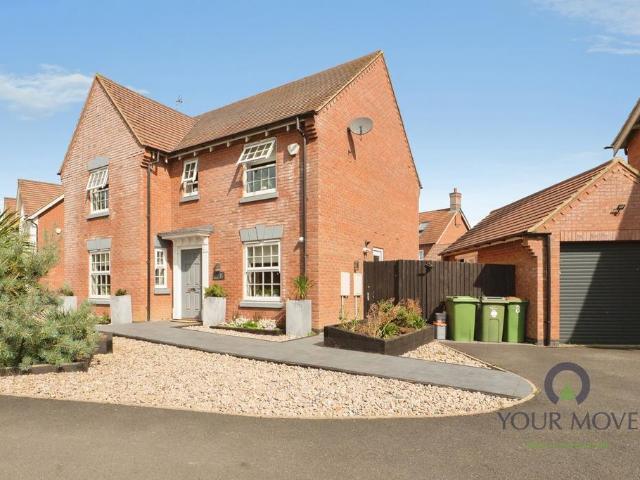 4 bedroom detached house for sale