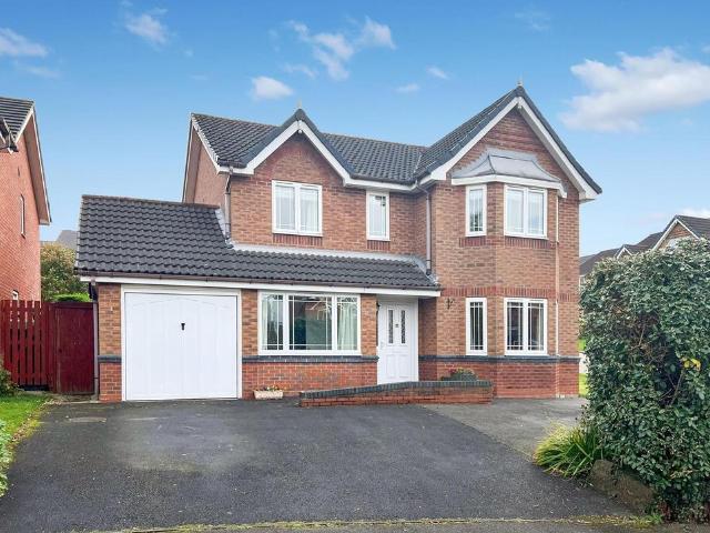 4 bedroom detached house for sale