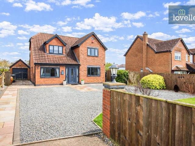 4 bedroom detached house for sale