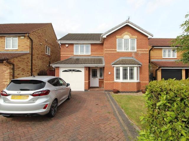 4 bedroom detached house for sale