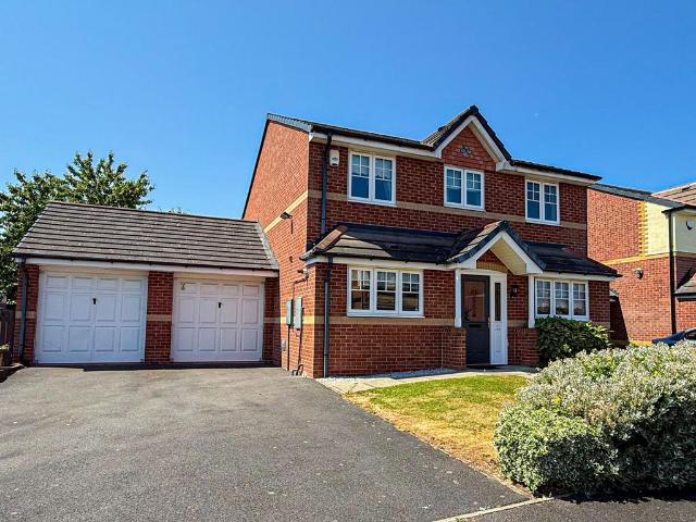 4 bedroom detached house for sale