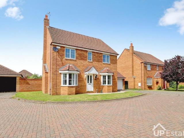 4 bedroom detached house for sale