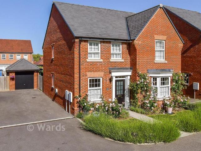 4 bedroom detached house for sale
