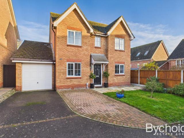 4 bedroom detached house for sale