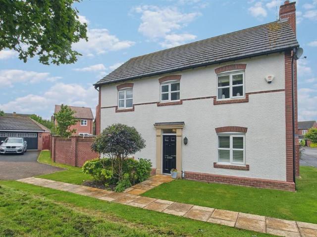 4 bedroom detached house for sale