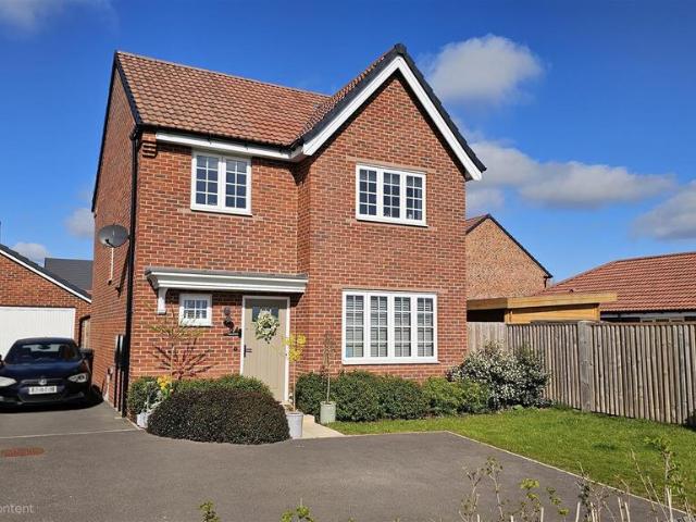 4 bedroom detached house for sale