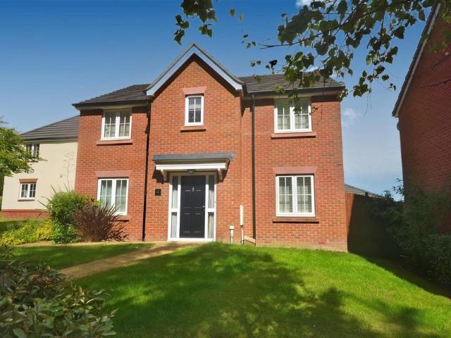 4 bedroom detached house for sale