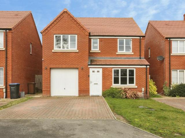 4 bedroom detached house for sale