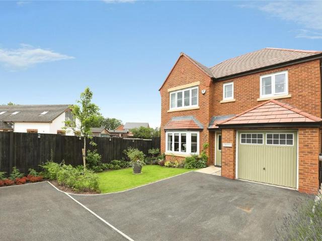 4 bedroom detached house for sale