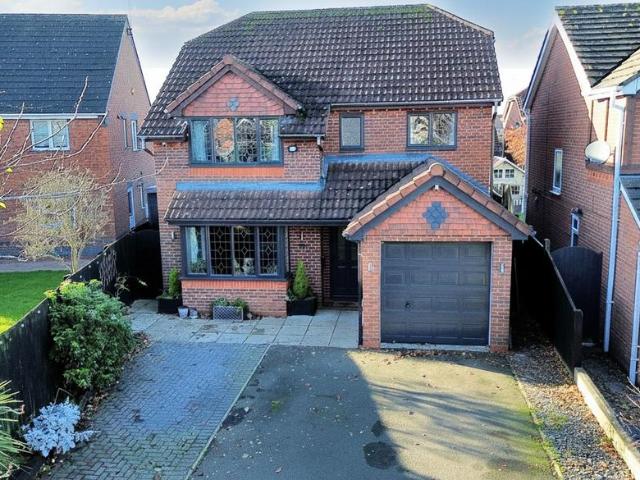 4 bedroom detached house for sale