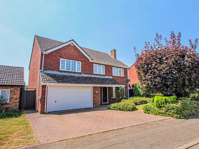 4 bedroom detached house for sale