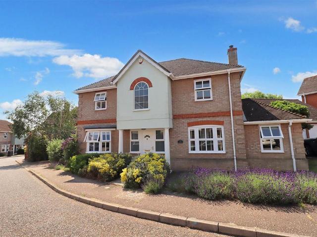 4 bedroom detached house for sale