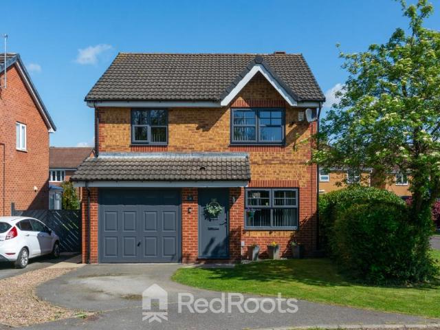 4 bedroom detached house for sale