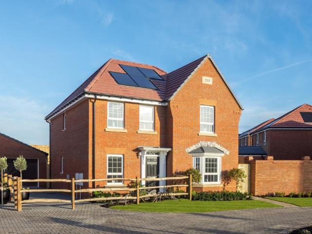4 bedroom detached house for sale