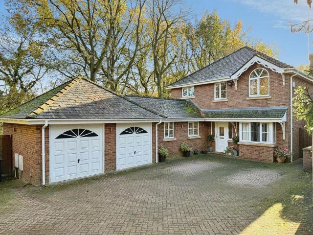 4 bedroom detached house for sale