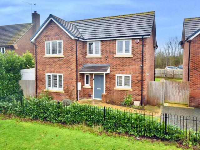 4 bedroom detached house for sale
