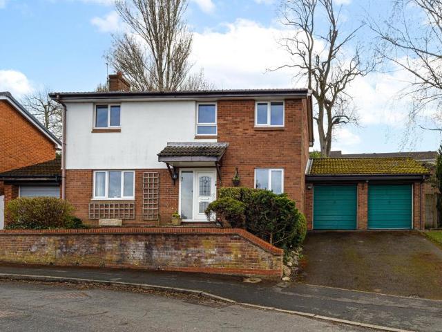 4 bedroom detached house for sale
