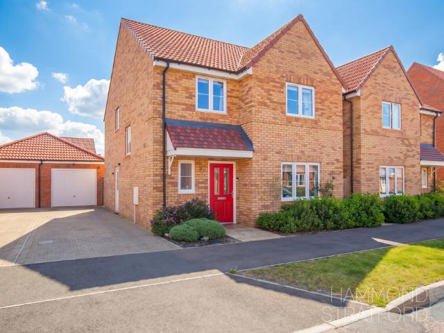 4 bedroom detached house for sale