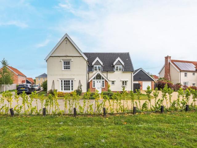 4 bedroom detached house for sale