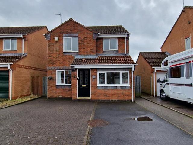 4 bedroom detached house for sale