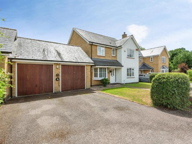4 bedroom detached house for sale
