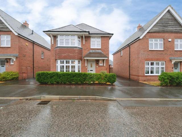 4 bedroom detached house for sale