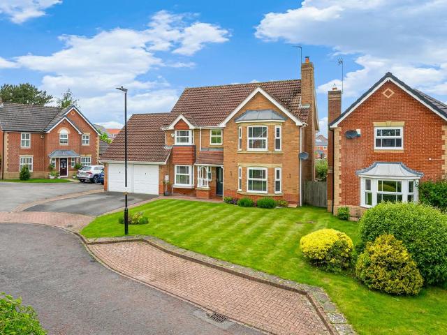 4 bedroom detached house for sale