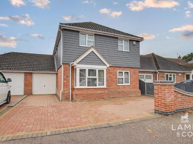 4 bedroom detached house for sale