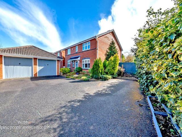 4 bedroom detached house for sale