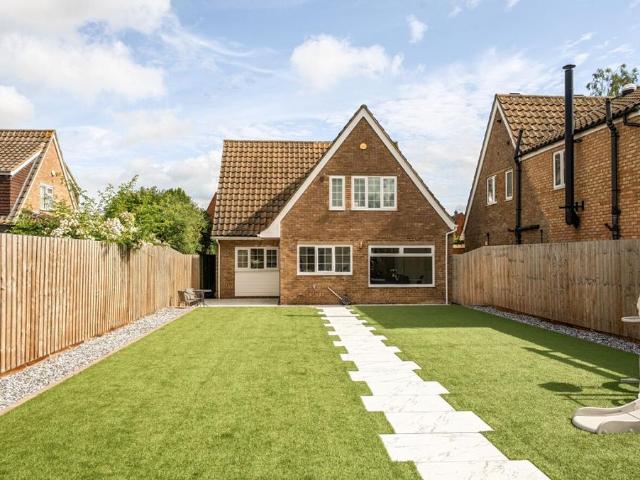 4 bedroom detached house for sale