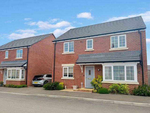 4 bedroom detached house for sale
