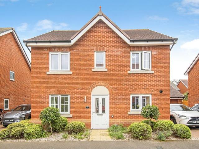 4 bedroom detached house for sale