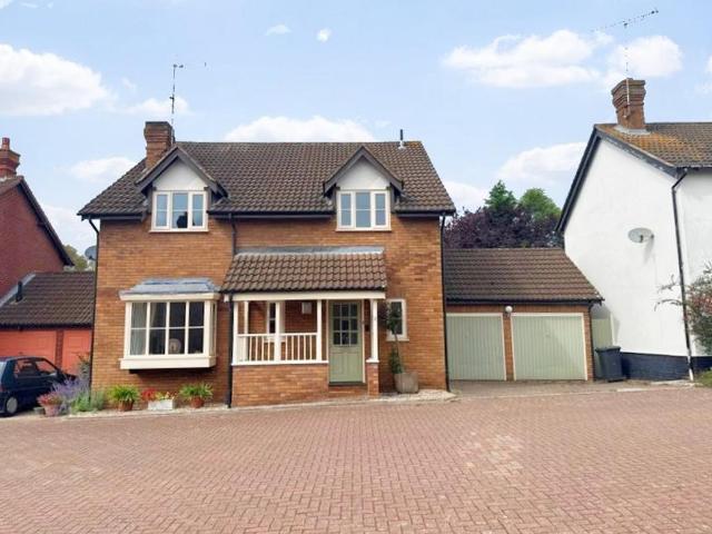 4 bedroom detached house for sale