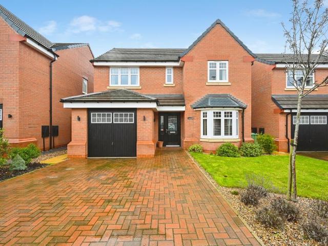 4 bedroom detached house for sale