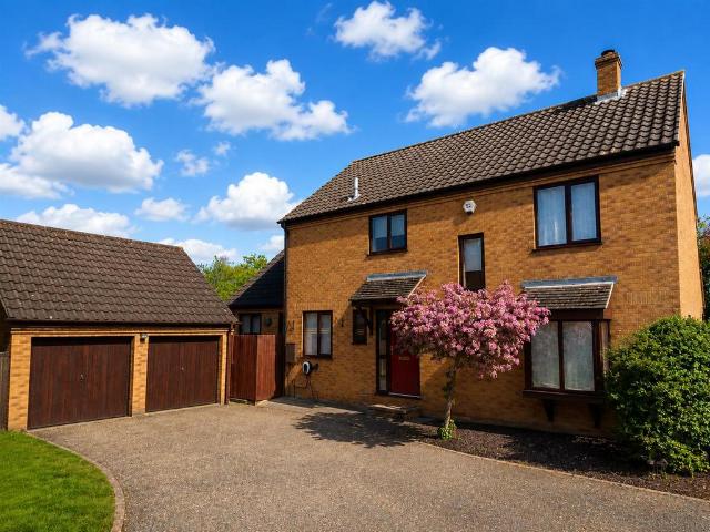 4 bedroom detached house for sale