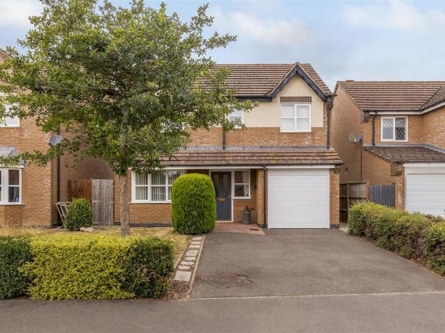 4 bedroom detached house for sale