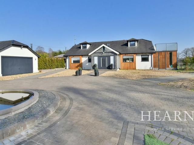 4 bedroom detached house for sale