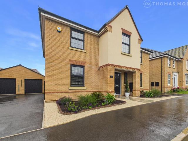 4 bedroom detached house for sale