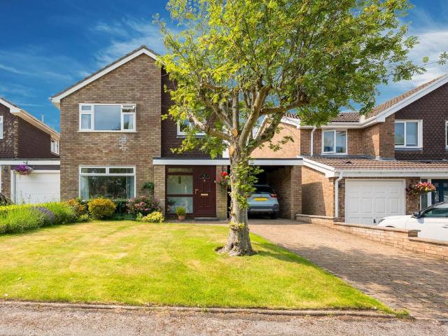 4 bedroom detached house for sale