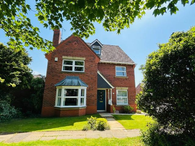 4 bedroom detached house for sale