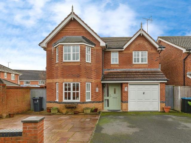 4 bedroom detached house for sale