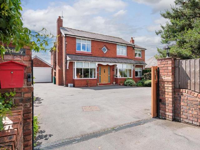 4 bedroom detached house for sale