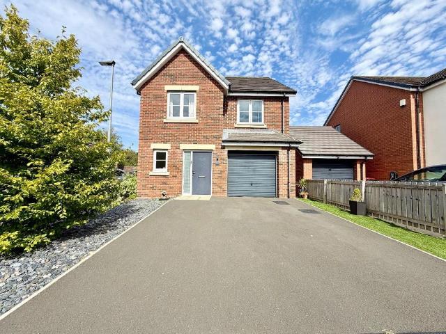 4 bedroom detached house for sale