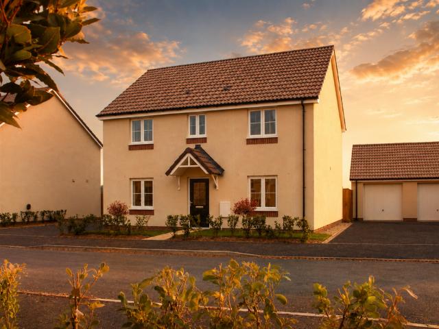4 bedroom detached house for sale