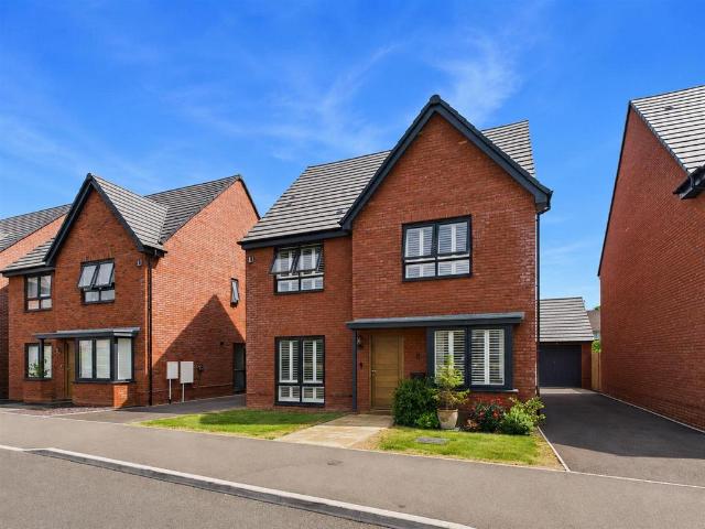 4 bedroom detached house for sale