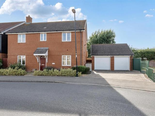 4 bedroom detached house for sale
